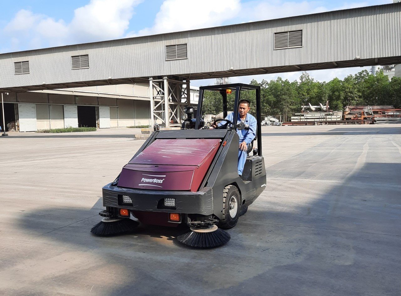 Xe quét công nghiệp chạy dầu PowerBoss Armadillo 9X Mỹ - CÔNG TY CP ...