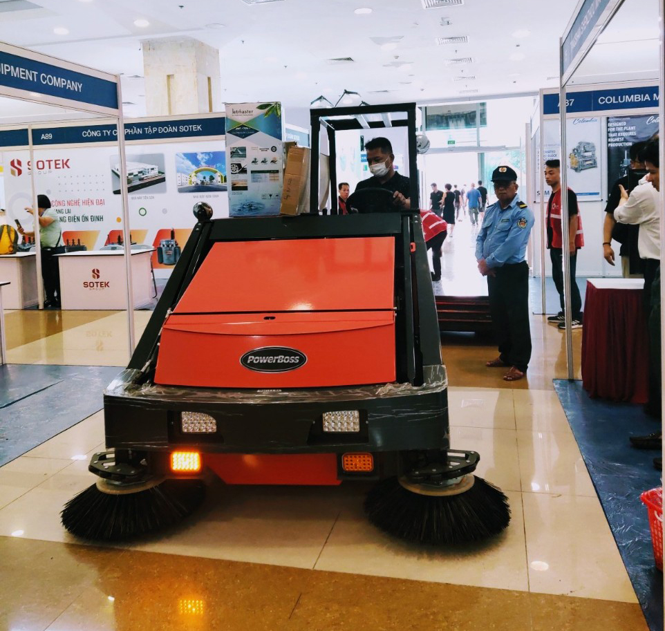 Xe quét công nghiệp chạy dầu PowerBoss Armadillo 9X Mỹ - CÔNG TY CP ...